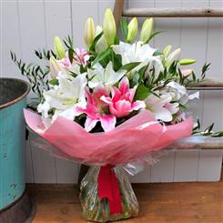 Studio Florist of Upminster - Order Online or 01708 225410